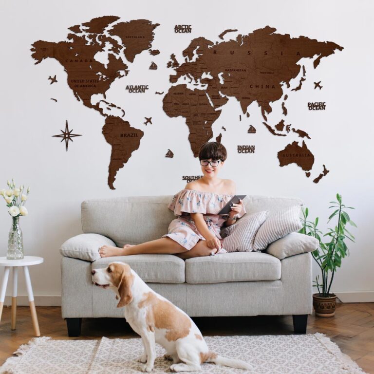 Wooden World Map Wall Decoration – Walnut – Dreamforwood